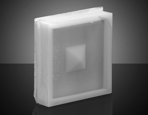 OCT Pyramid phantom, positive, step size 40um | Edmund Optics